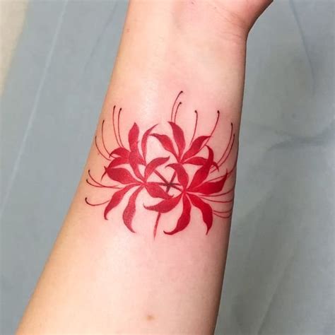 24 Mystique Inspiring Spider Lily Tattoo Ideas To Try