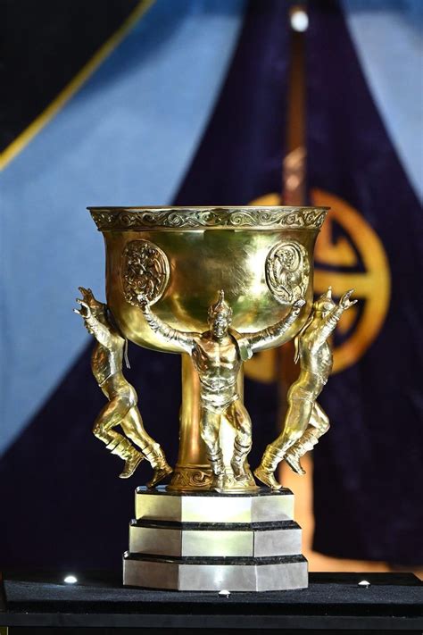 Л ТЭМҮҮЖИН On Twitter Эхнийх нь Японы мэргэжлийн сумод олгож байсан Монгол Улсын Ерөнхий