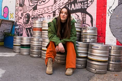 Olivia Swann Drops Tongue In Cheek Ode To Social Butterflies ‘so Many Friends Fms