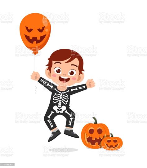 행복한 귀여운 어린 소년과 소녀는 할로윈을 착용 해골 의상을 축하 귀여운에 대한 스톡 벡터 아트 및 기타 이미지 귀여운 드레스 마녀 Istock