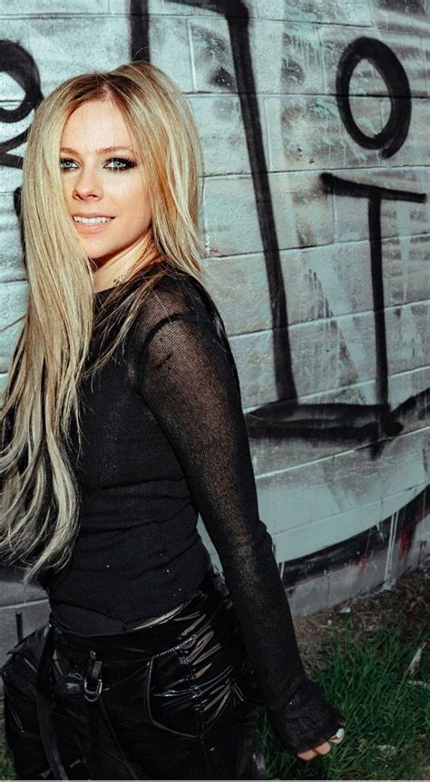 Avril 2021 Avril Lavigne Black Outfit Avril Lavigne Music Video