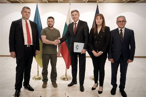 300 при Зеленски и съкровището на Кубрат поканени дискретно Обзор снимки