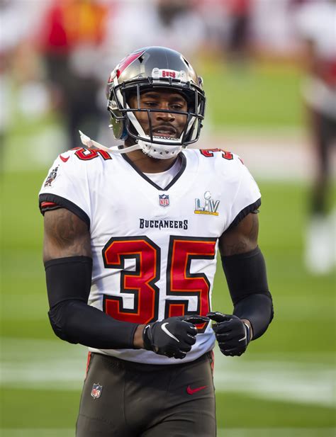 Buccaneers To Re Sign Cb Jamel Dean
