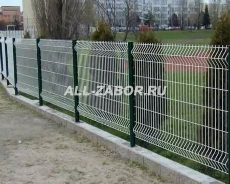 Варианты сетки для забора: стальная, полимерная, фасадная и профильная