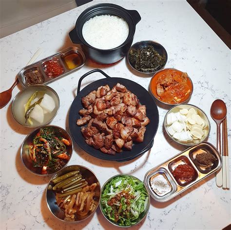 Instagram의 정이하우스 쿠킹클래스 집밥 홈쿡 한식 요리 밑반찬님 “일요일 3 1절🇰🇷 지난사진 옥상에서 고기나 궈먹어야겠다 하고 캠핑식기들 한참전에 꺼내