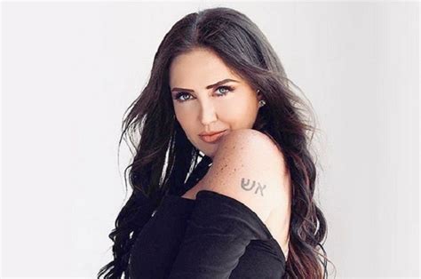 Celia Lora Lanza Concurso Para Que La Conozcas En Persona E Consulta Com