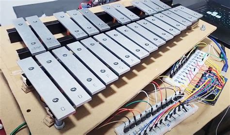 Un Xilófono Controlado Con Un Arduino Y Solenoides
