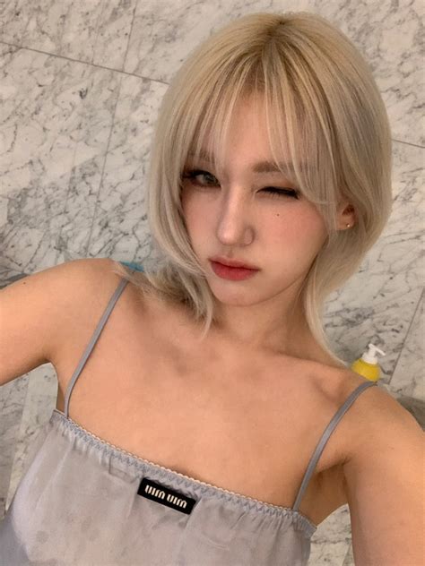 요즘 전소미 금발머리 사진  연예이슈 수다방 네모판