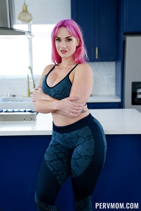 Pervmom Siri Dahl Lets Make Stepmom Famous Pervmomsiridahl004