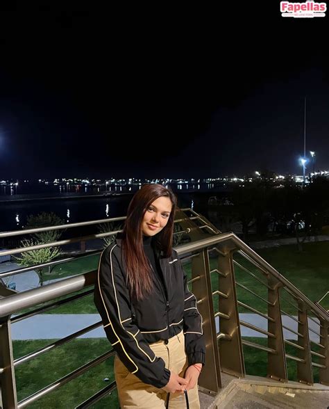 Foxylauragirl Nude Leaks Fapellas