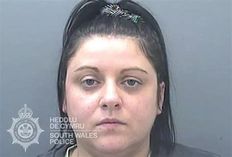 Омъжена учителка поиска секс от 15 годишен ученик снимка