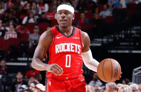 至少投射能力还是比较稳定的，火箭替补控卫为什么突然被弃用？