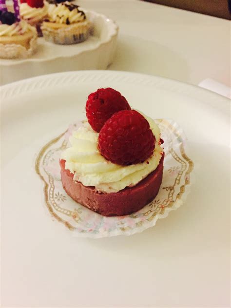 무료 이미지 산딸기 과일 요리 식품 생기게 하다 아침 식사 빵 굽기 디저트 케이크 휘핑 크림 착빙 단맛 치즈 케잌 마스카 포네 파블로바