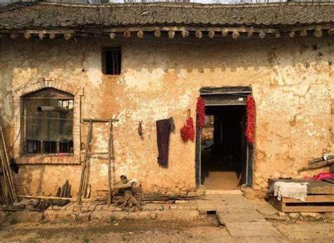六、七十年代的土坯房，既便宜又冬暖夏凉，为啥现在都不建了楼房瓦房阶段