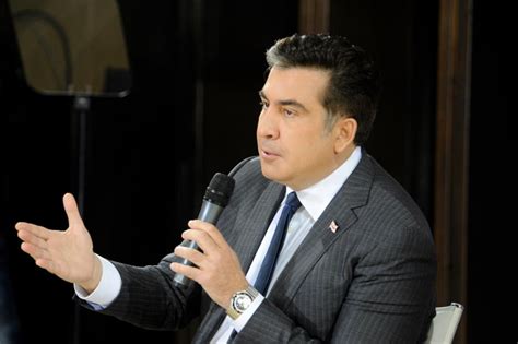 პრეზიდენტმა პარლამენტის რიგგარეშე სხდომის დღის წესრიგიდან სასამართლოს