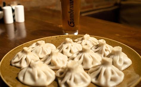 4 სტუმარზე ხინკალი ლუდი და არაყი