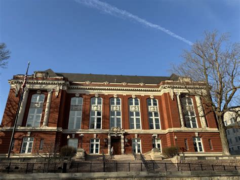 Lawmakers And Business Groups Push Rollback Of Missouri Minimum Wage Hike Sick Leave Law