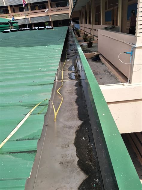 🚩 เตรียมรื้อของเก่าออกทั้งหมด🔫 🚩ติดตั้งรางใหม่ 🚩 สแตนเลสเกรด304 หนา1มิล 🚩รอยต่อเชื่อมด้วยอาร์กอน