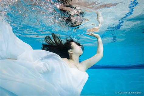 日本ではまだ珍しい 水中ウェディングフォト！ 関西初！水中撮影専用の室内プールスタジオ