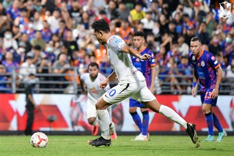 กีฬา มุ้ยยิง2ประตูนำทีมบีจีปทุมชนะสิงห์เจ้าท่า 3 2