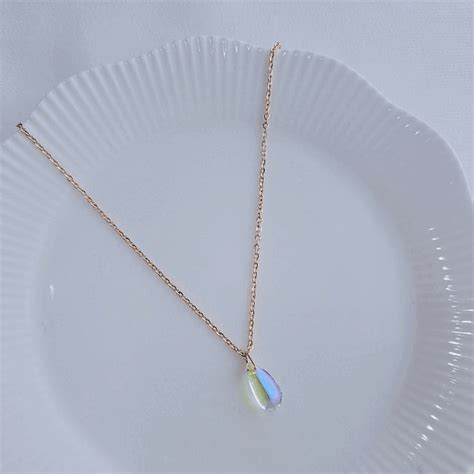 11할인 각도에 따라 다르게 빛나는 영롱한 물방울 크리스탈 써지컬 스틸 체인 목걸이 선물 생일선물 우정템 우정목걸이 커플템 커플목걸이 데일리목걸이 초커 드롭 레이어드