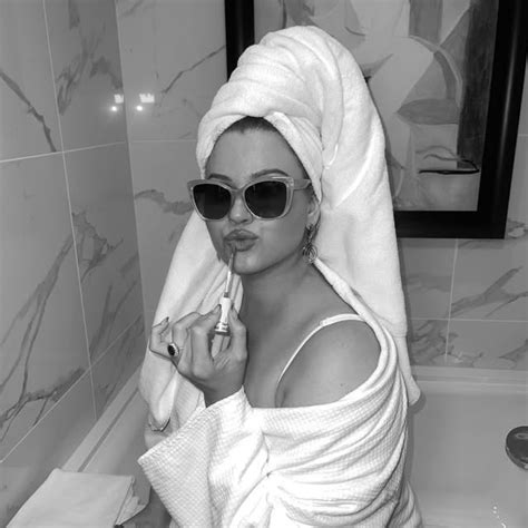 Ester Estersstyle • Threads Say More