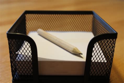 무료 이미지 책상 표 연필 목재 잎 펜 메모장 사무실 선반 가구 종이 조명 노트 생성물 문방구 모양 명부 휴가 사무용품 제 텔 박스