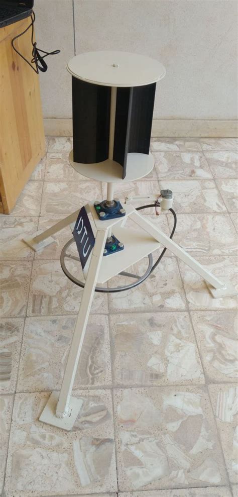 Vertical Axis Wind Turbine Savonius Type مستقل