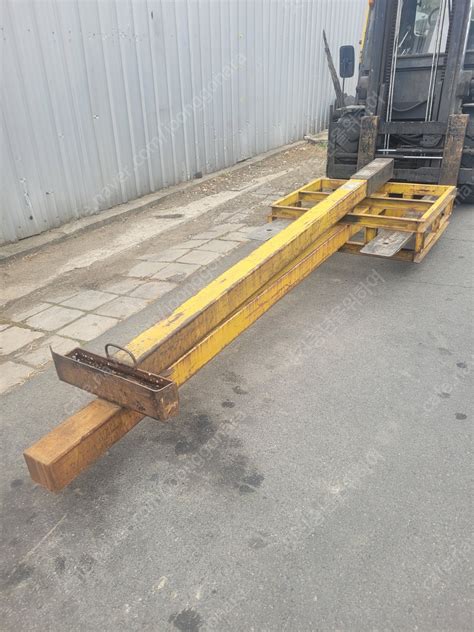 수출용 컨테이너 제품상차후 지게차 작업하는 밀대 산업자재 중고나라