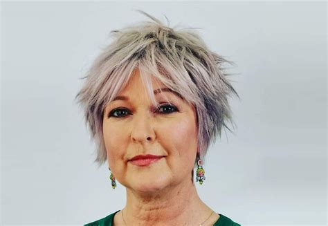 19 Flattering Hairstyles For Women Over 60 With Round Face Shapes