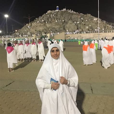 بیوگرافی فاطمه افشاریان شاعر و مجری ایرانی روزنامه هفت صبح