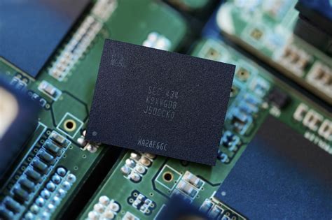 Samsung Begins Industrys First Mass Production Of Qlc 9th Gen V Nand