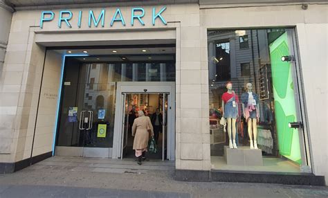 오프라인 매장뿐인 프라이마크의 이유 있는 고집 요즘it