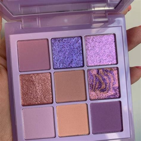 Купить Палетка теней HUDA BEAUTY LILAC по цене 100 руб. в интернет ...