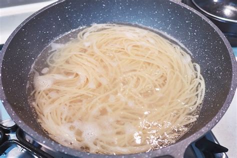 매콤 새우 베이컨 크림파스타 만들기 크림 스파게티 재료 우유 크림 소스 만드는법 네이버 블로그