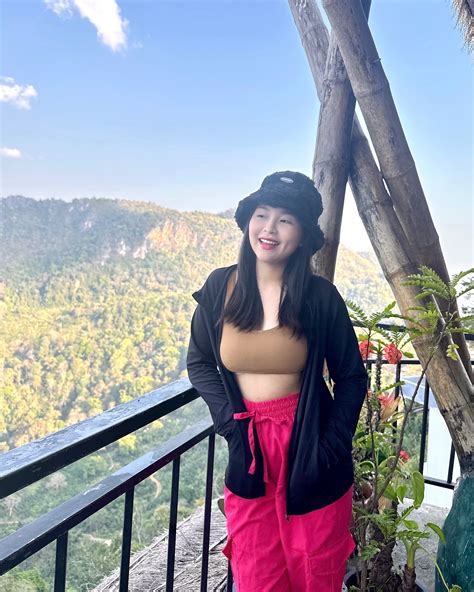 Patcharida ชีวิตมันสั้นนะ เพราะถ้ายาวจะเป็น ชีวิตตตตตตตต 😁♥️🍃 Facebook