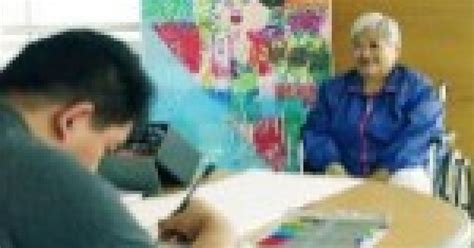 김태호 화가 서울시 북부병원서 환자에게 초상화 선물