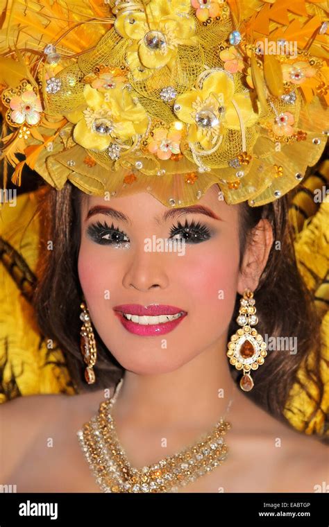 Ladyboy Hi Res Stock Photography And Images Alamy
