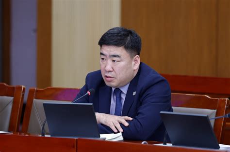 Ц Идэрбат ЭХЭМҮТ ийн шинэ дарга нь халаа сэлгээ хийх гээд бужигнуулж байгаа юм байна