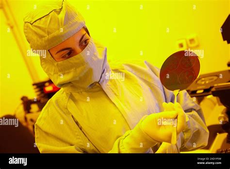 Silicon Wafer Automated Mask Alignment System Photolithography Processes Cleanroom