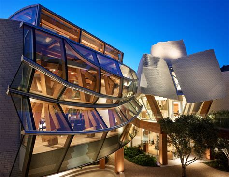 Architect Frank Gehry Conjures An Astonishing Sculptural Home In