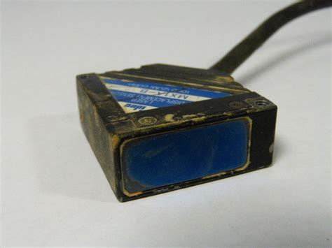 Idec Mx1a B 12 R6l Laser Displacement Detection Sensor Cosmetic Damage