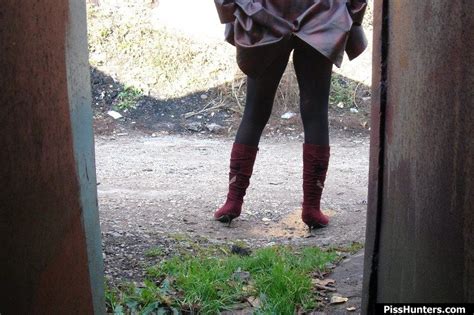 Pee Unsuspecting Wench Shot From Behind Ta Xxx Dessert Picture 14