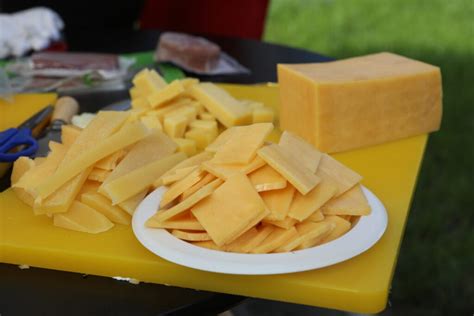 Дэлхийн стандартыг монголд нэвтрүүлэх Монгол бяслаг үйлдвэр орон нутагт нээлтээ хийлээ Etv