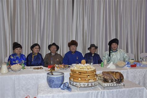 Чиглэл ХХК Чиглэл компани жил бүр Сар шинийн баяраар Компанийн тэргүүний ажилтан манлайлагч