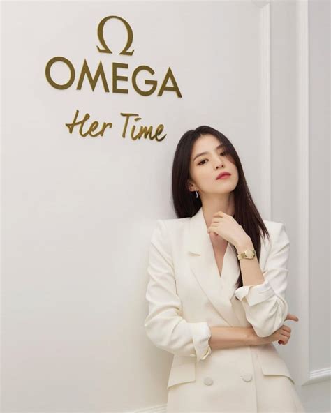 익스트림무비 한소희 오메가 마이 초이스 팝업