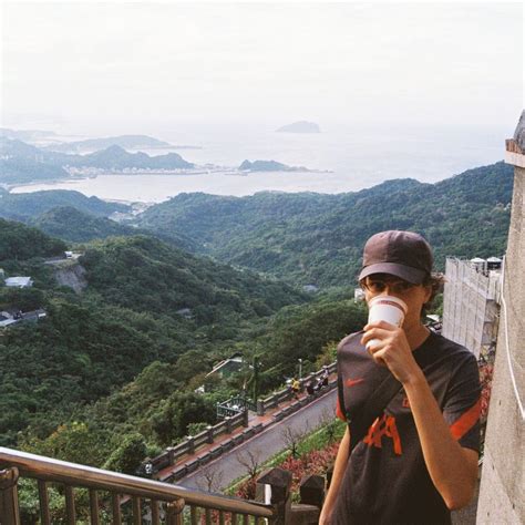 Dolly 2 · Artist Profile