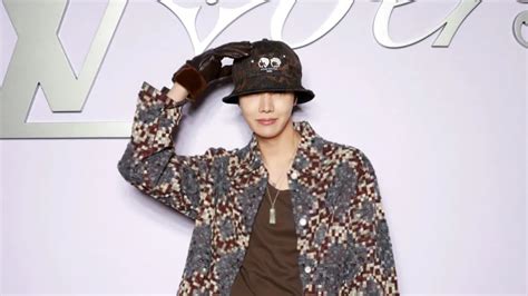 J Hope Steals The Spotlight With Bold Fashion Choice At Louis Vuitton