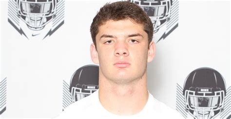 Bears Offer Logan Compton As Defensive End