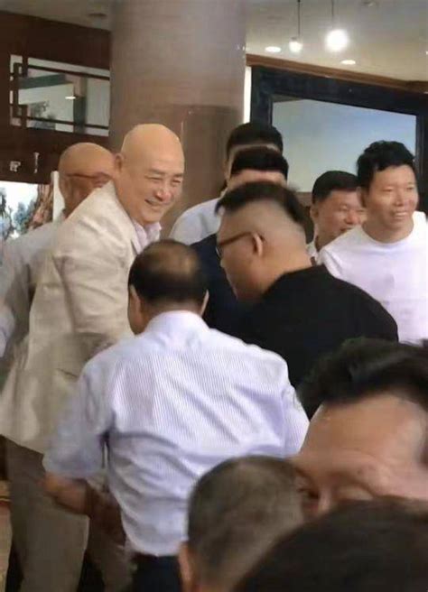 68岁迟重瑞露面，80岁富豪妻子戴大颗翡翠，盘点唐僧演员的爱情陈丽华汪粤西游记